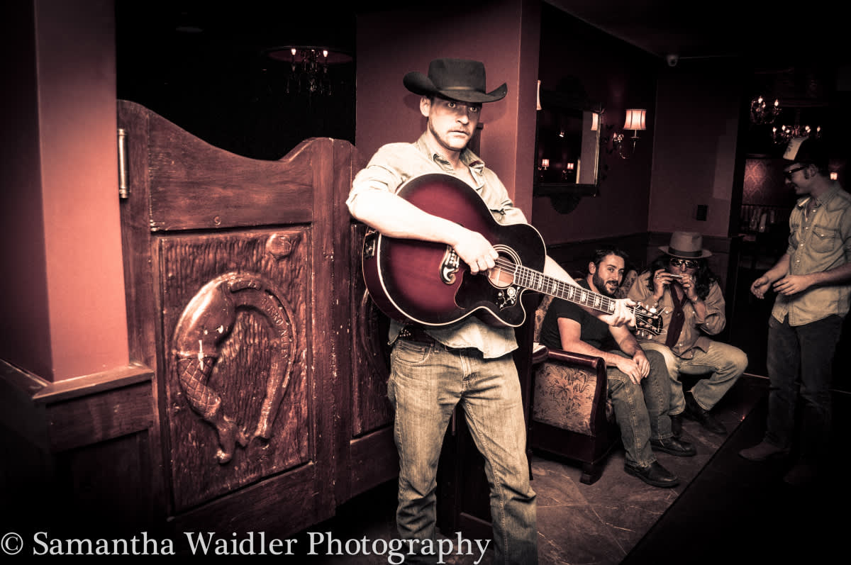 AMP Concerts - Anthony Leon & The Chain - FREE SHOW