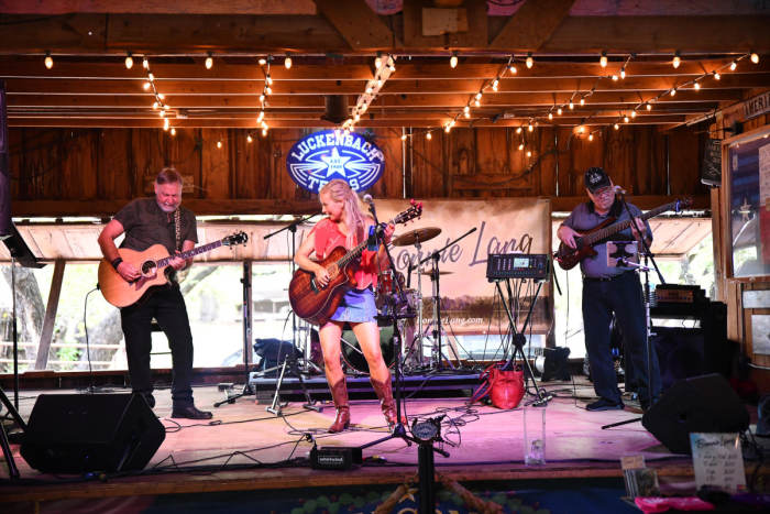 Bonnie Lang Free Live Outdoor Show @ Luckenbach Texas Fredericksburg ...