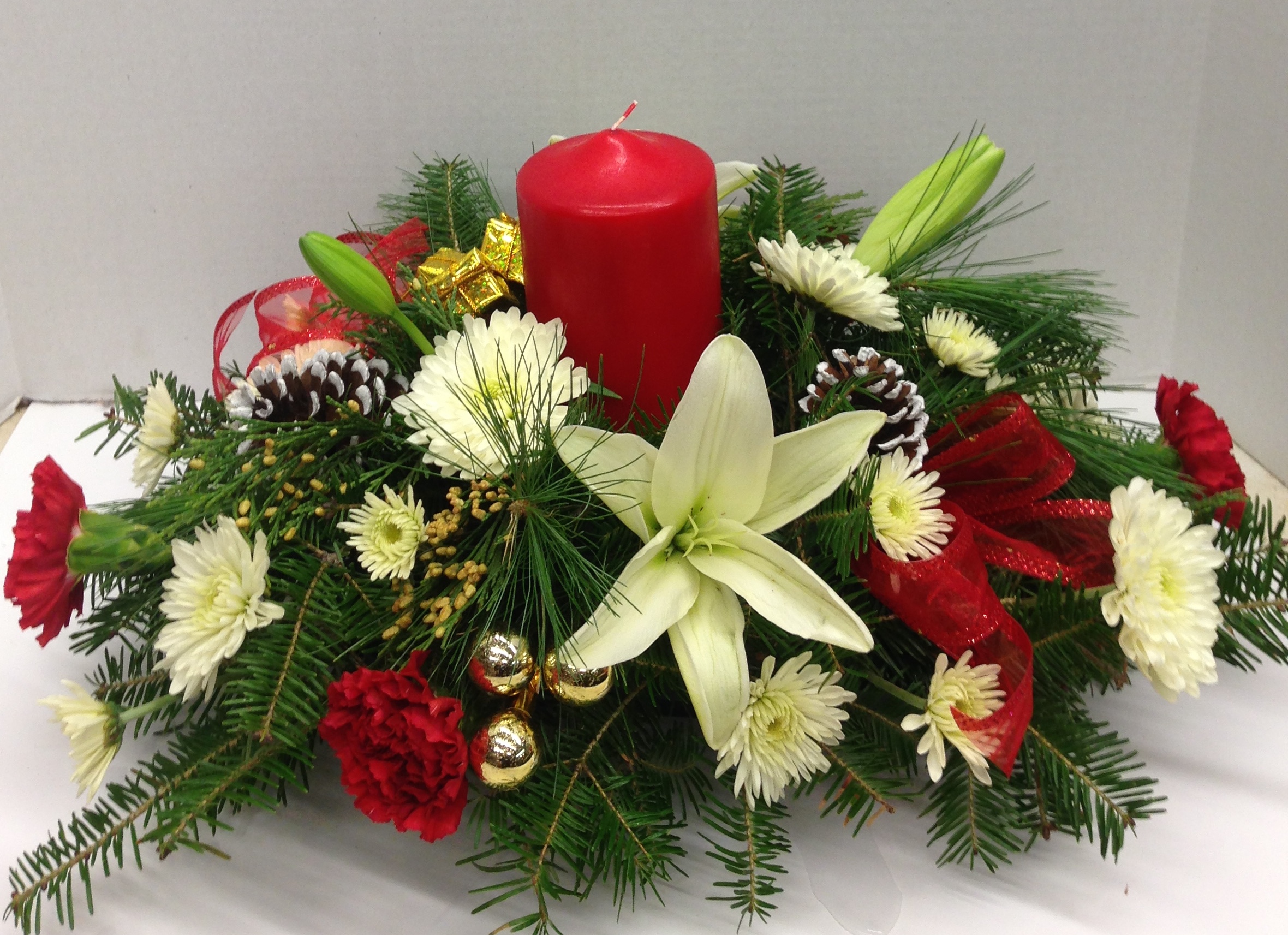 Christmas Flower Arrangements With Candles